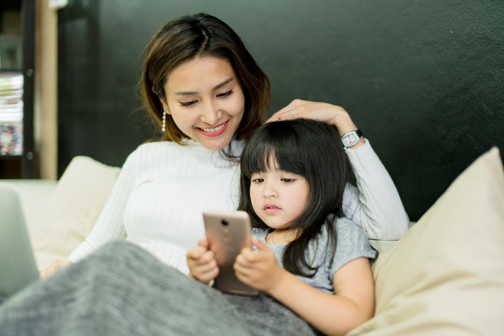 Menerapkan Screen Time pada Anak, untuk Apa? :: Fitie :: Artikel