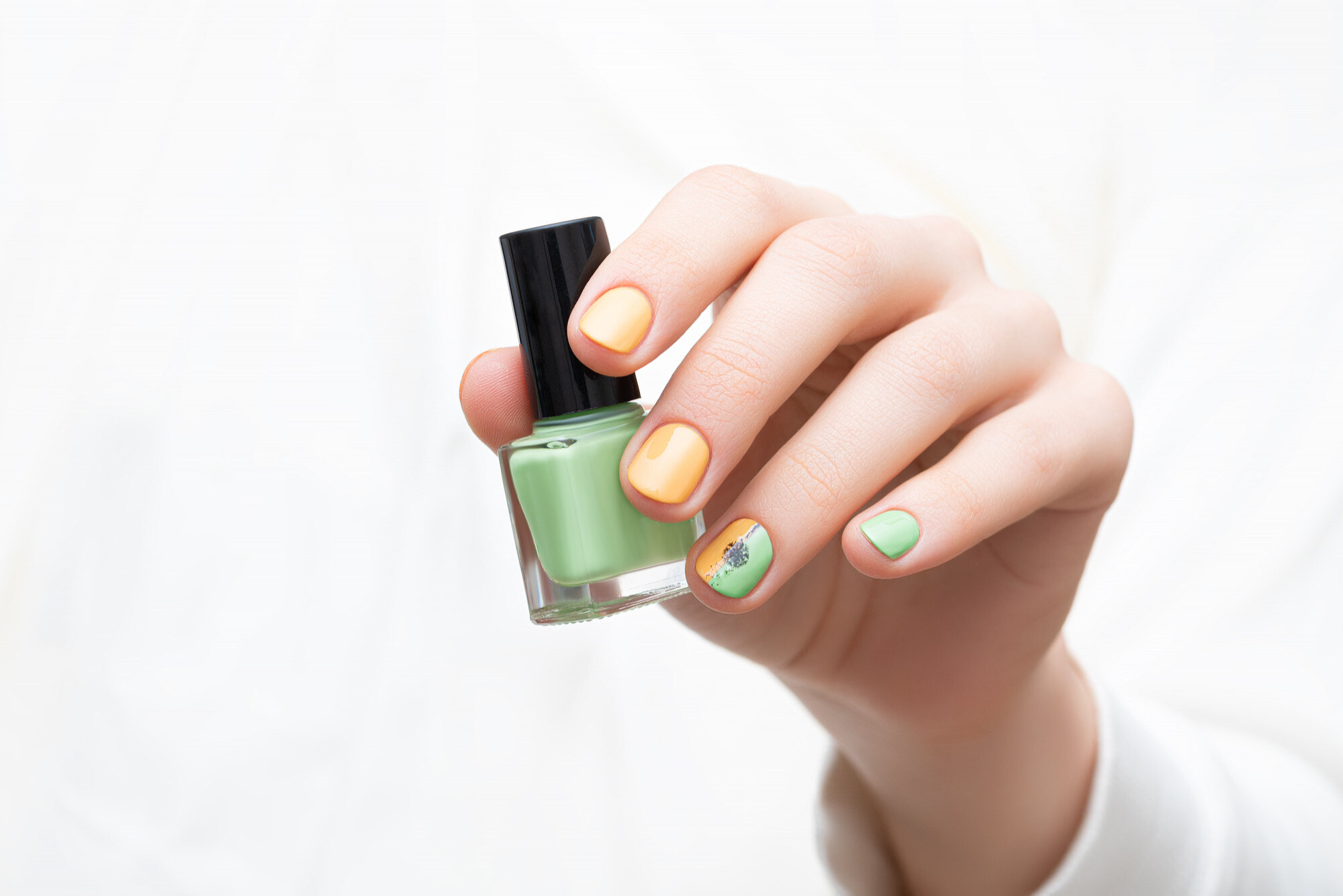 Benefits, Risks, and Tips for Using Nail Polish Safely :: Fitie :: Articles